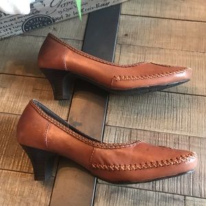 Hush Puppies | Shoes | Hush Puppy Pasha Leather Heel Size 7m | Poshmark